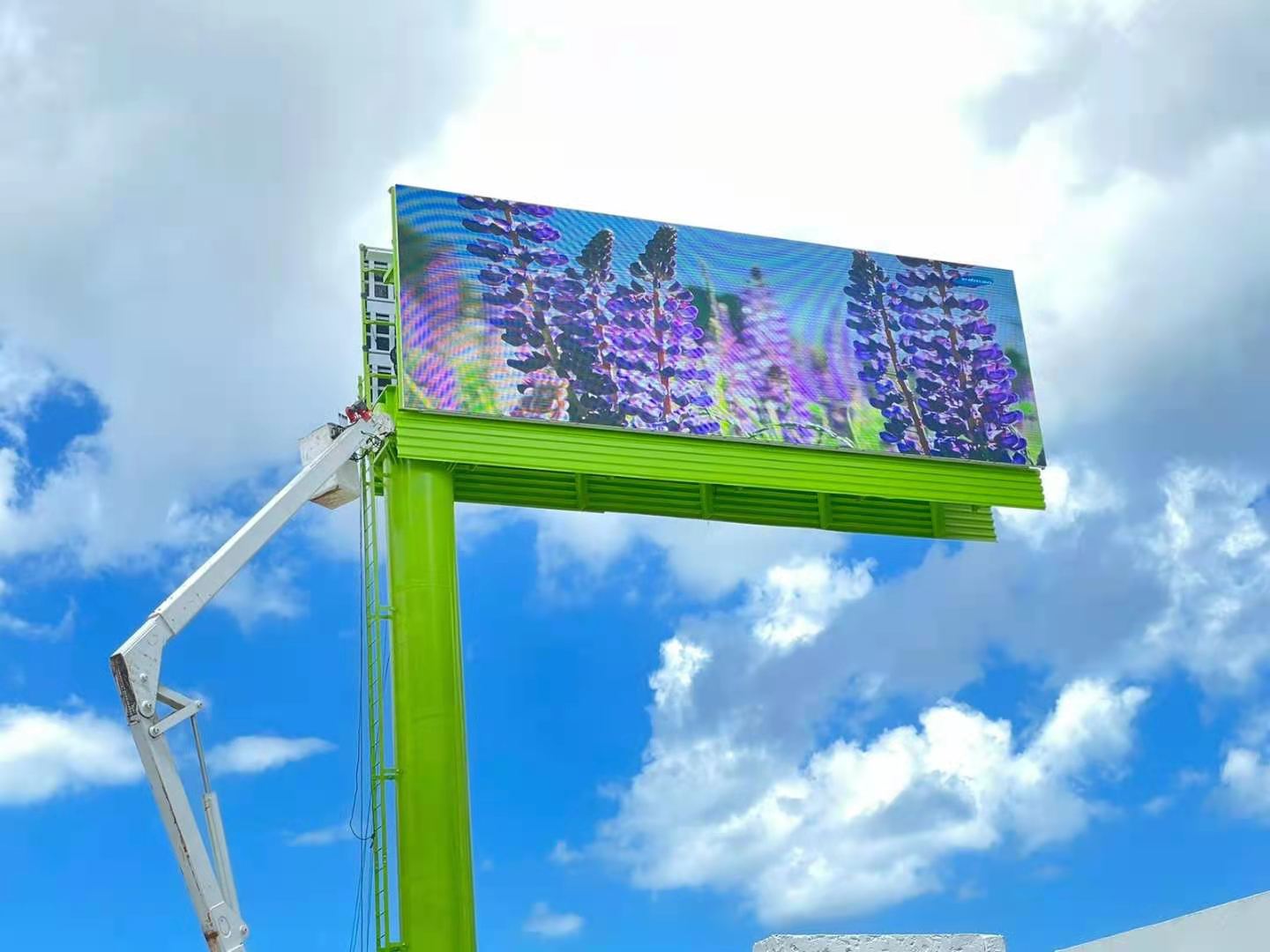 Highway Advertising - LEDMAN